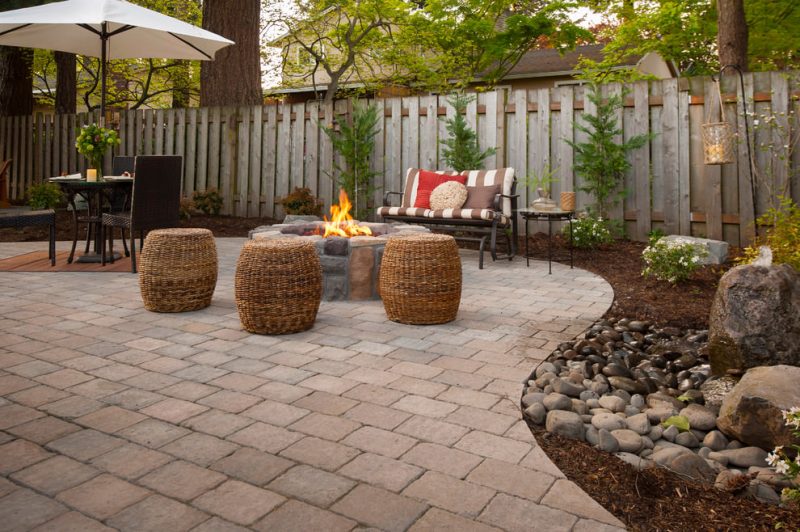 Unique Tips & Design Ideas on How to Landscape With Pavers